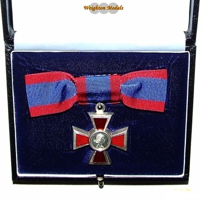 Royal Red Cross - ER II Type 2nd Class - £240.00 : Weighton Medals ...